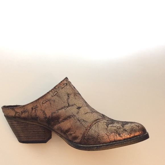 Very Volatile | Shoes | New Very Volatilebronzed Western Mule Clog ...